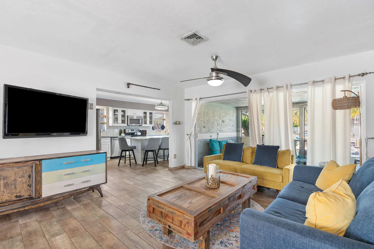 240 SE 2nd Avenue, Pompano Beach, FL 33060 | 2 beds | 2 baths ...